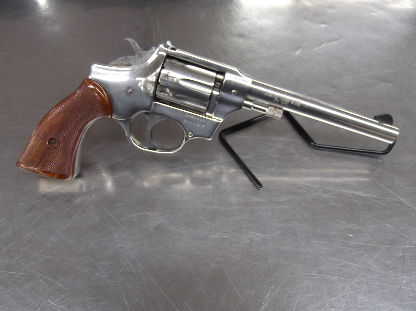 High Standard Sentinel Deluxe R-107 .22LR 6in 9-Shot Revolver W ...